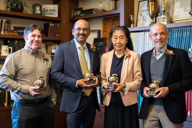 Faculty honored for impactful mentoring | University of the Pacific